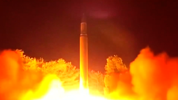 KLDR ukáže balistické rakety na přehlídce den před olympiádou, USA ...