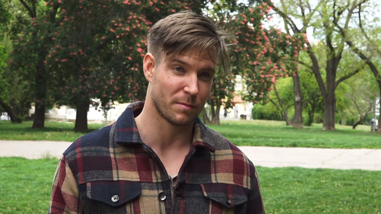 Malování, pes i divadlo. Vladimír Polívka otevřeně o tom, co ho ...