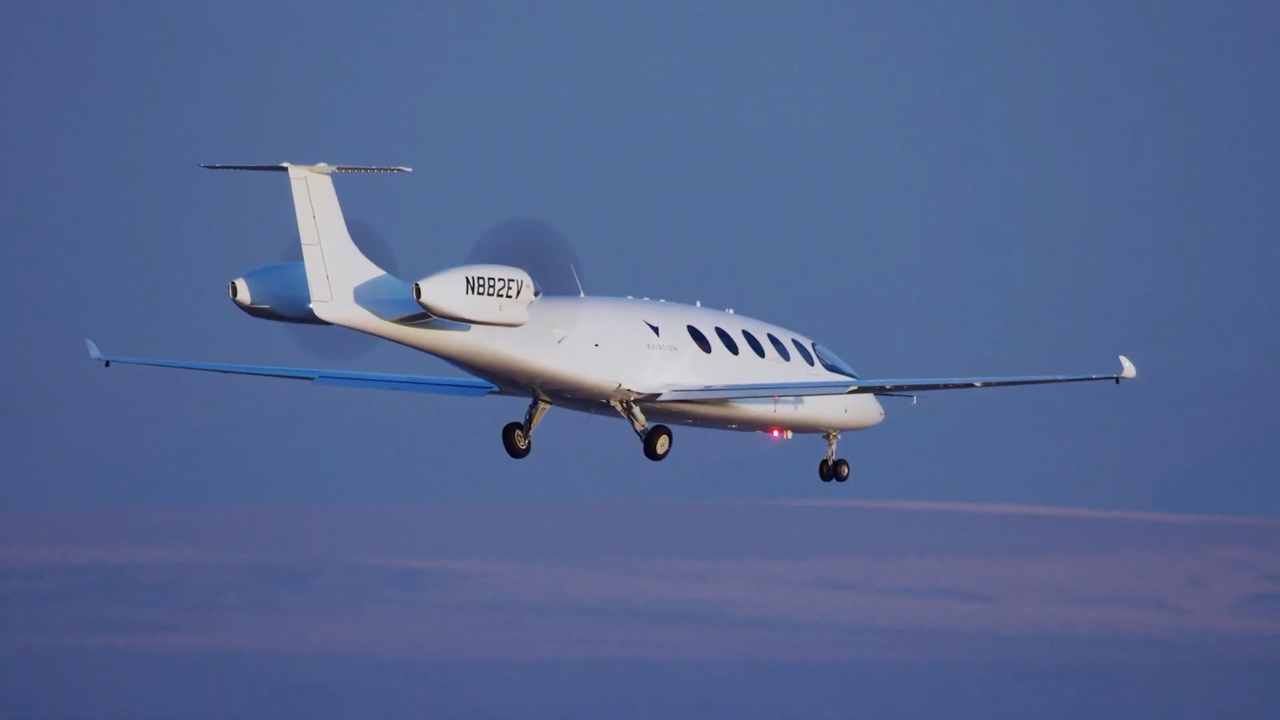 První elektrické letadlo pro cestující úspěšně vzlétlo do vzduchu | Stream