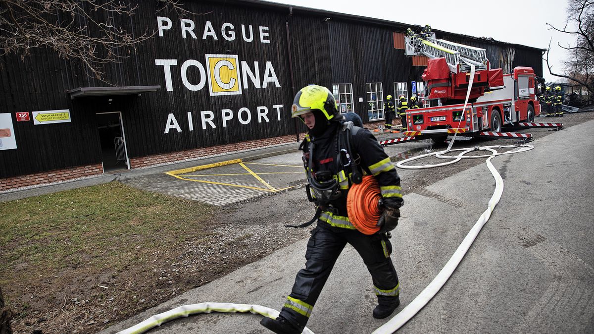 U Prahy spadlo soukromé letadlo. Dva lidé zemřeli - Seznam Zprávy