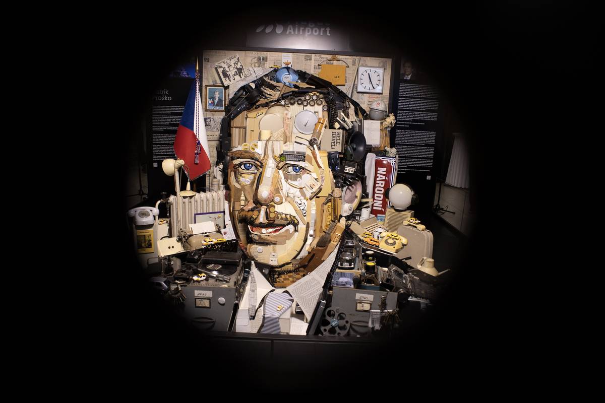 Foto: Obrazem: Havel jako optický klam. Pražské letiště zdobí unikátní ...
