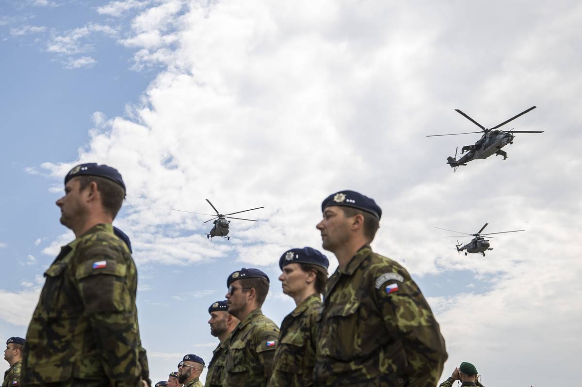 Foto: Vrtulníky jsme koupili stejným způsobem jako vy F-35, oponuje ...