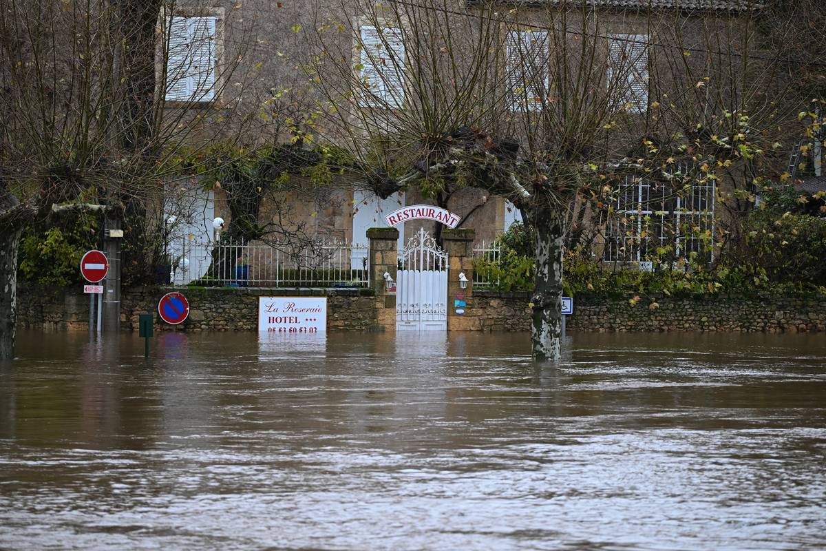 Foto: Fotky z Francie: Povodně zaplavily okolí světoznámých jeskyní