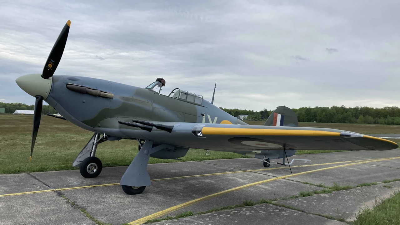 Pád letadla Hawker Hurricane v Chebu | Stream