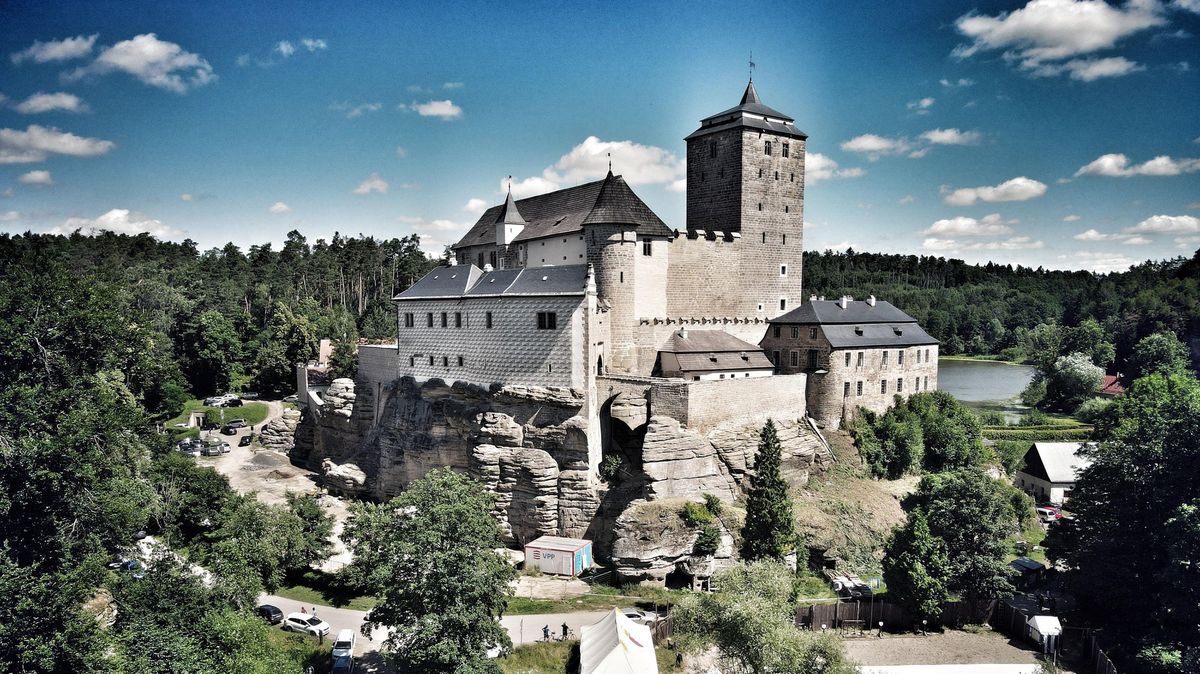 Hrady a zámky v ČR ve kvízu: Jak dobře je znáte?