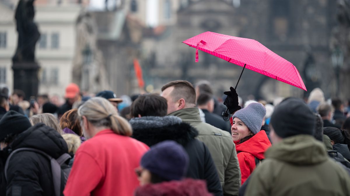 Za letošní tři čtvrtletí klesl počet obyvatel v Česku na necelých 10,9 ...