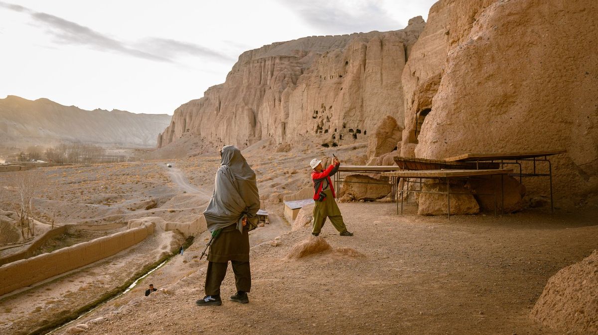 Fotky: Dřív je ničil. Teď Tálibán tvrdí, že se afghánské památky musí ...