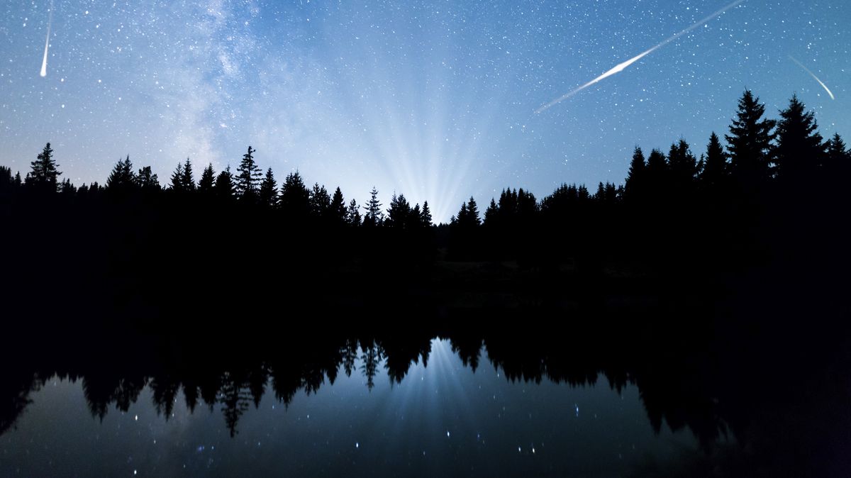 Perseidy 2025: Kdy a kde sledovat roj meteorů