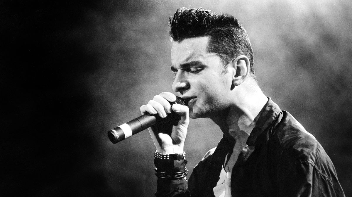 Vstupy na koncert střežilo 500 estébáků. Režim se první černé mše v ...