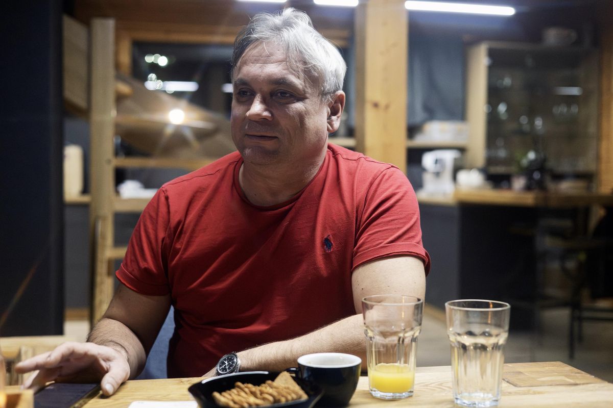 Oni mi to předkládají, já podepisuju, říká k pochybným tendrům ředitel ...