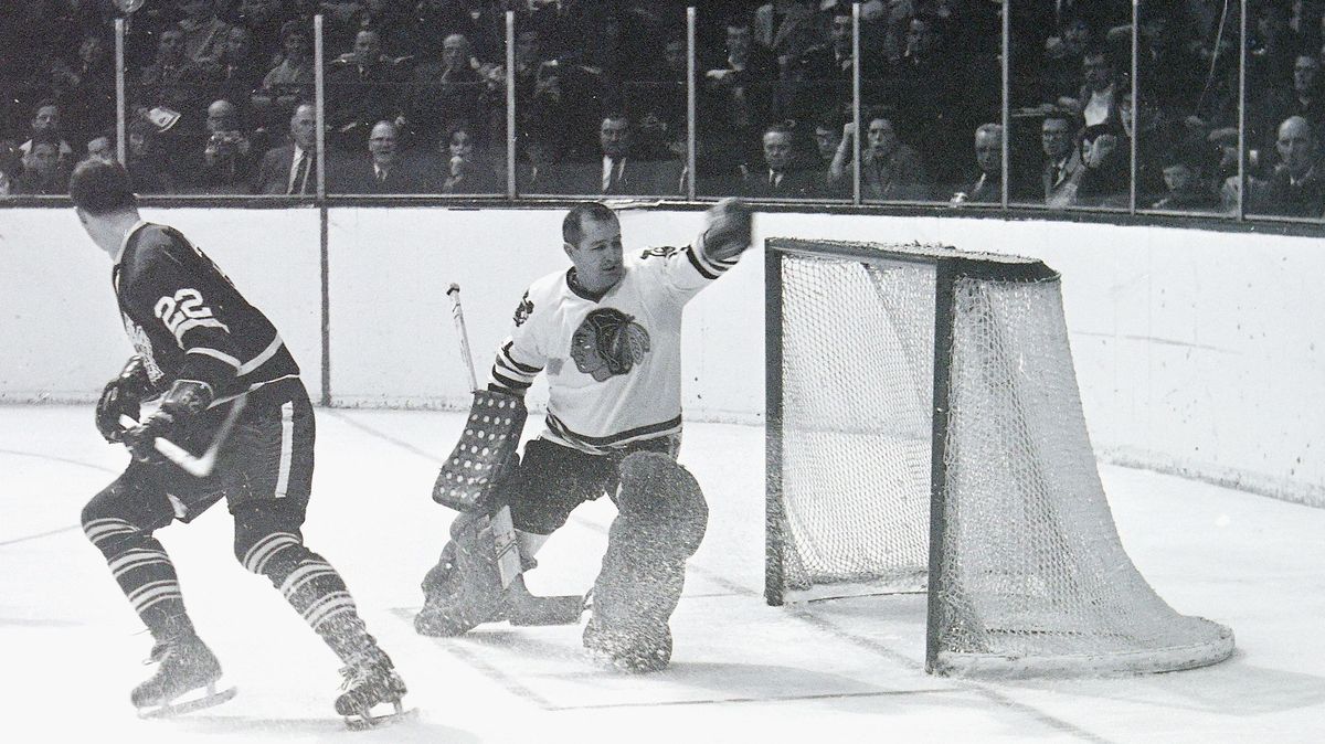 Zemřel legendární hokejový brankář Glenn Hall