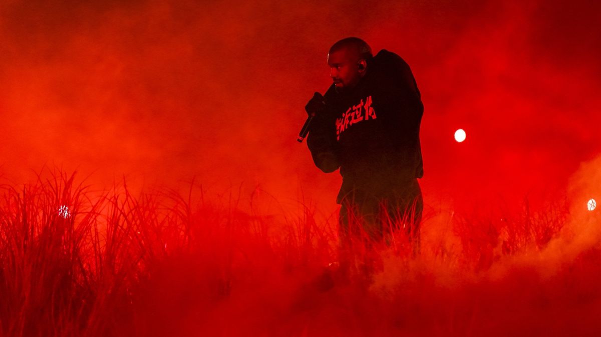 Kanye West Issues Public Apology in WSJ, Acknowledges Anti‑Semitic Past ...