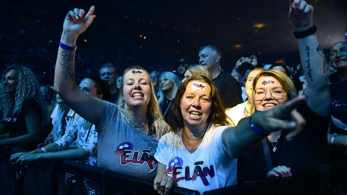 Foto: A tím to skončilo. Elán odehrál údajně poslední český koncert ...