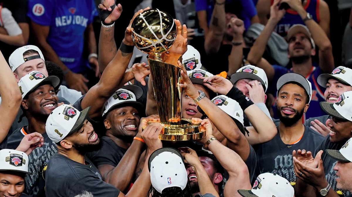 New York Knicks získali po 53 letech titul v NBA, Brunson uzavřel ...